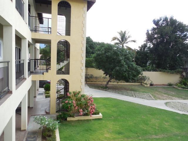 Apartment For Rent: DONHEAD, Kingston 6 | $1,100 | Keez