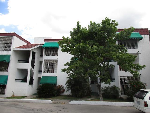Apartment For Rent: 117 CONSTANT SPRING ROAD, Kingston 10 | $1,000 | Keez