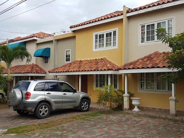 Townhouse For Rent: MANGO WALK COUNTRY CLUB, Montego Bay | $1,200 | Keez