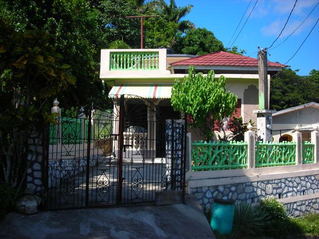 House For Sale: CROMWELL ROAD (ESHER AVE), Highgate | $12,500,000 | Keez