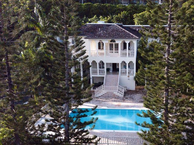 Resort / Villa For Rent: SPRING FARM DRIVE, Half Moon | $45,000 | Keez