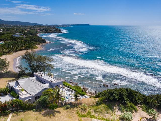 Resort / Villa For Sale: BILLY'S BAY, Treasure Beach | $1,750,000 | Keez