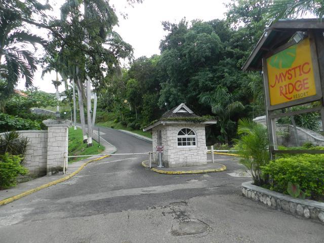 Resort / Villa For Sale: 68 MYSTIC RIDGE, Ocho Rios | $125,000 | Keez