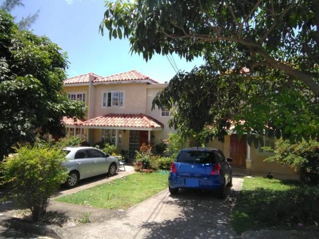 Townhouse For Rent: MANGO WALK COUNTRY CLUB, Montego Bay | $1,100 | Keez