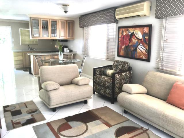 Townhouse For Rent: GRAHAM HEIGHTS, Kingston 6 | $1,200