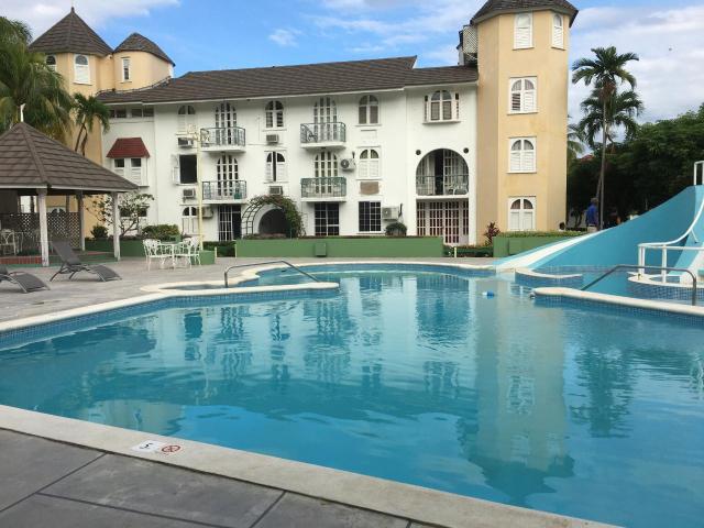 Resort / Villa For Sale: MAIN STREET, OCHO RIOS, Ocho Rios | $140,000 ...