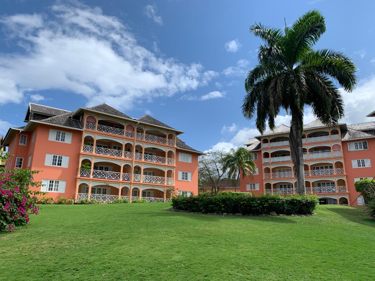 Resort / Villa For Rent: MAIN STREET, Ocho Rios | $2,600 | Keez