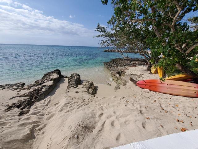 Resort / Villa For Sale: POINT VILLAGE RESORT, Negril | $399,000 | Keez