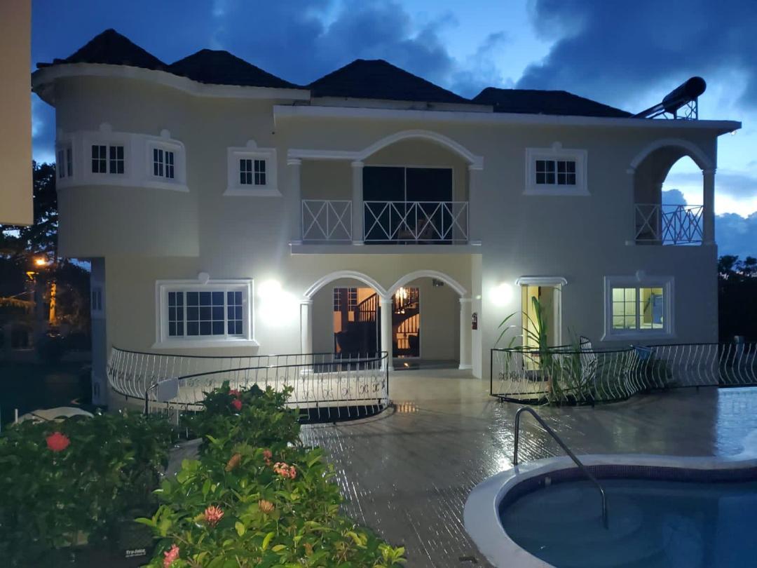 House For Sale: BLUEFIELD GARDENS, Bluefields | $600,000 | Keez