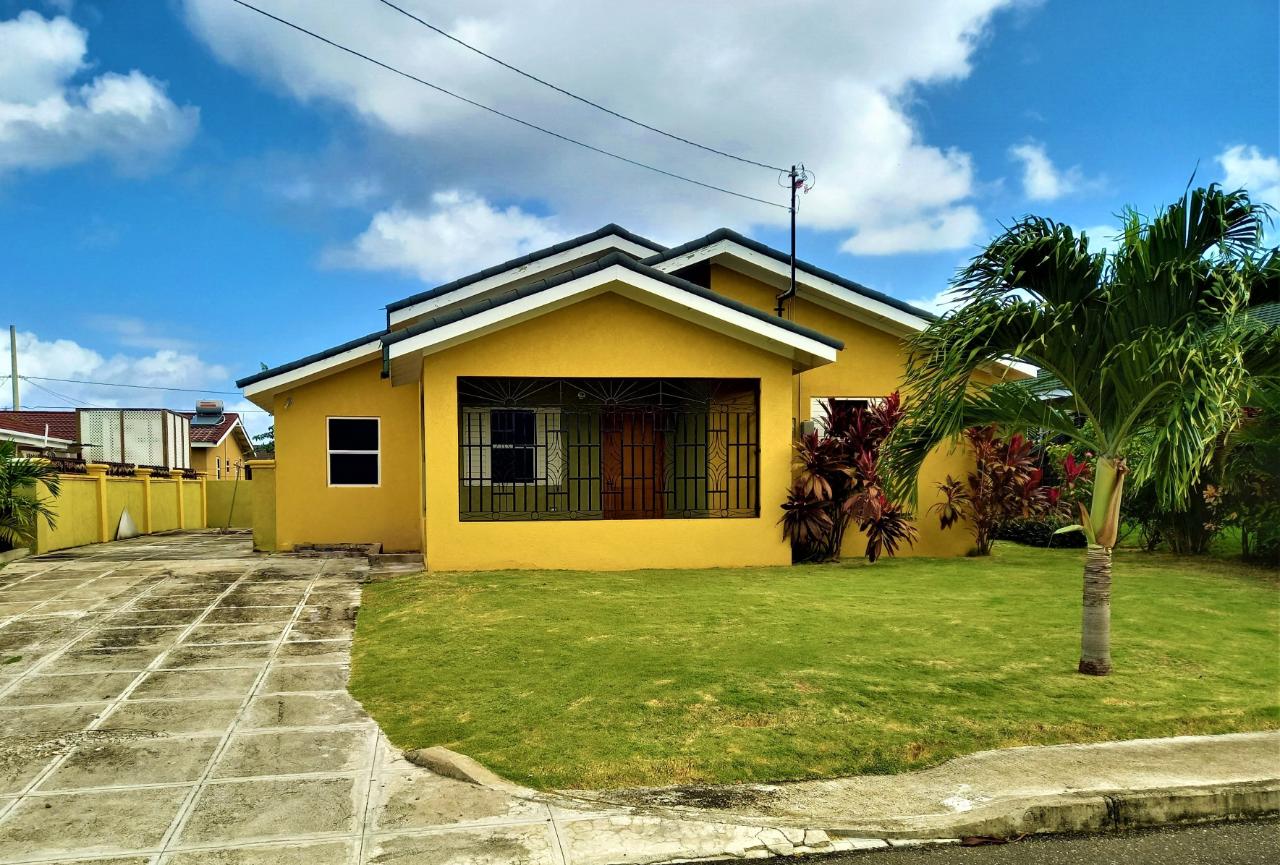 House For Rent: DRAX HALL MANOR, St. Ann's Bay | $1,400 | Keez