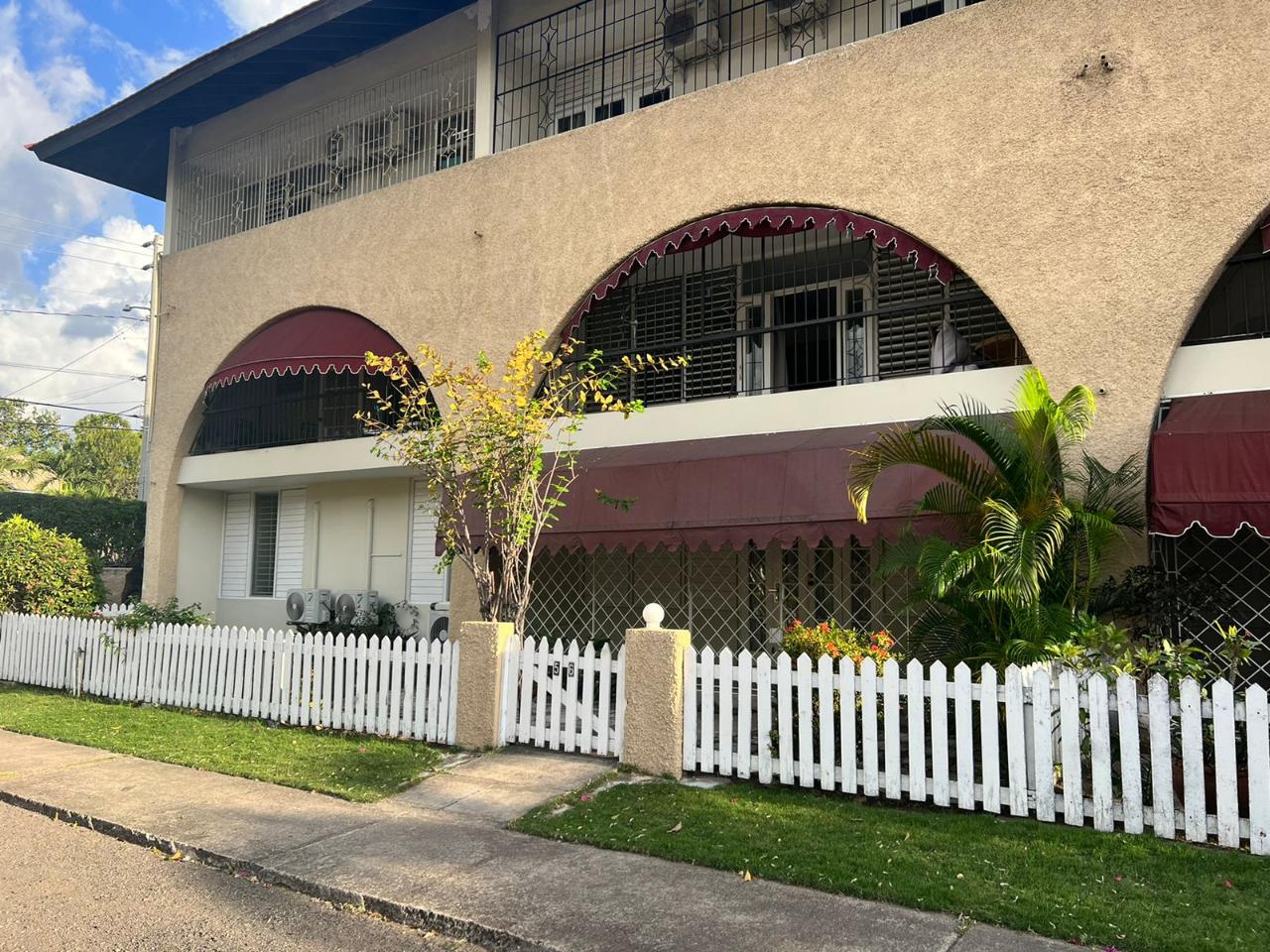 Apartment For Rent: HOPE ROAD, Kingston 6 | $160,000 | Keez