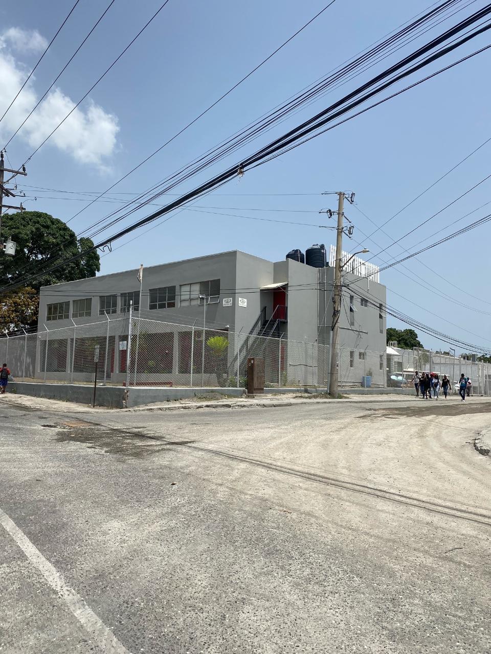 Offices / Commercial Bldg For Rent: MOLYNES ROAD, Kingston 10 | $4,000 ...