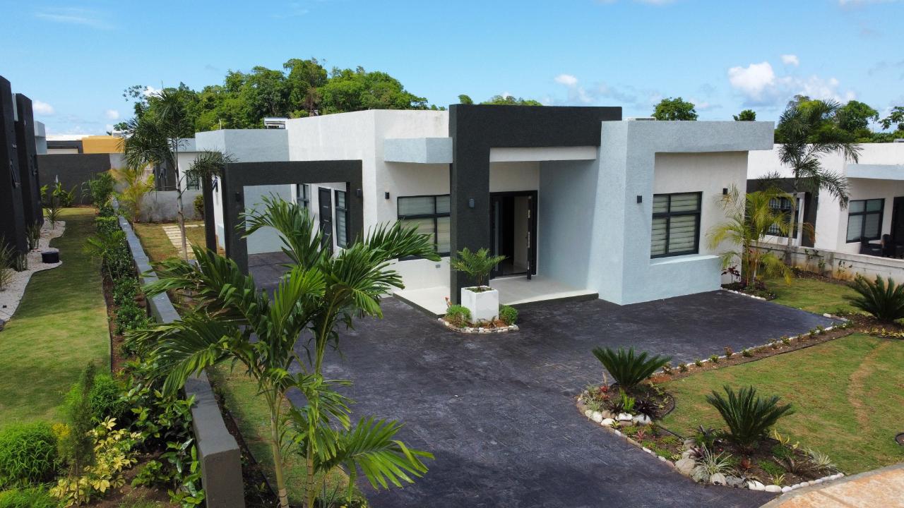 House For Sale: PYRAMID POINT, OCHO RIOS, Ocho Rios | $389,900 | Keez