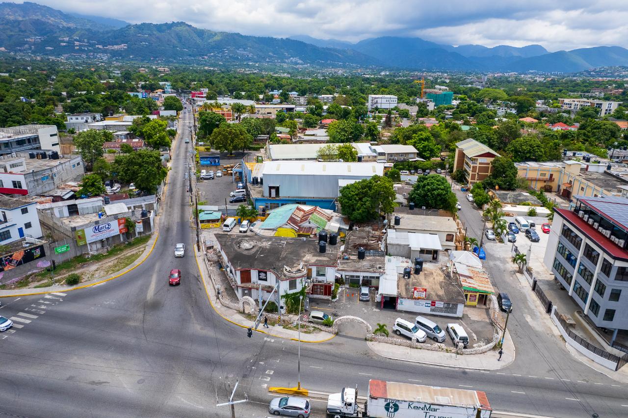 Offices / Commercial Bldg For Sale: CONSTANT SPRING ROAD, Kingston 8 ...
