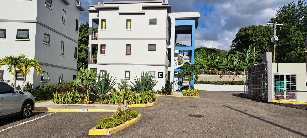 Apartment For Rent: LONG LANE, Kingston 8 | $160,000 | Keez