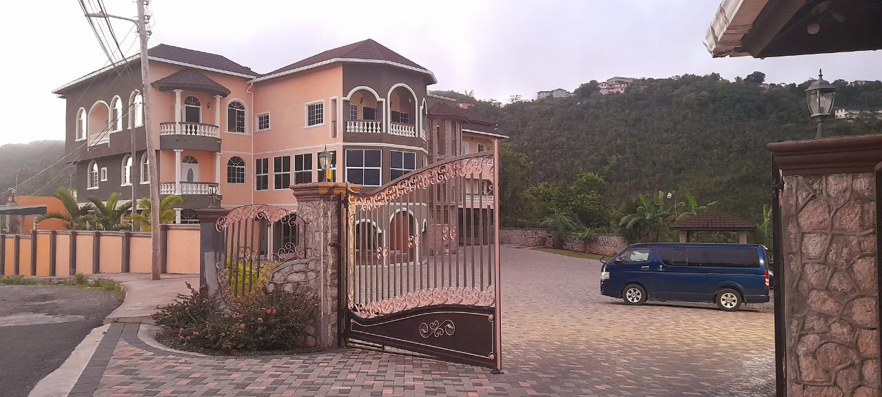 Apartment For Rent: 7 MOUNT ATLAS KGN 19, Kingston 19 | $90,000 | Keez