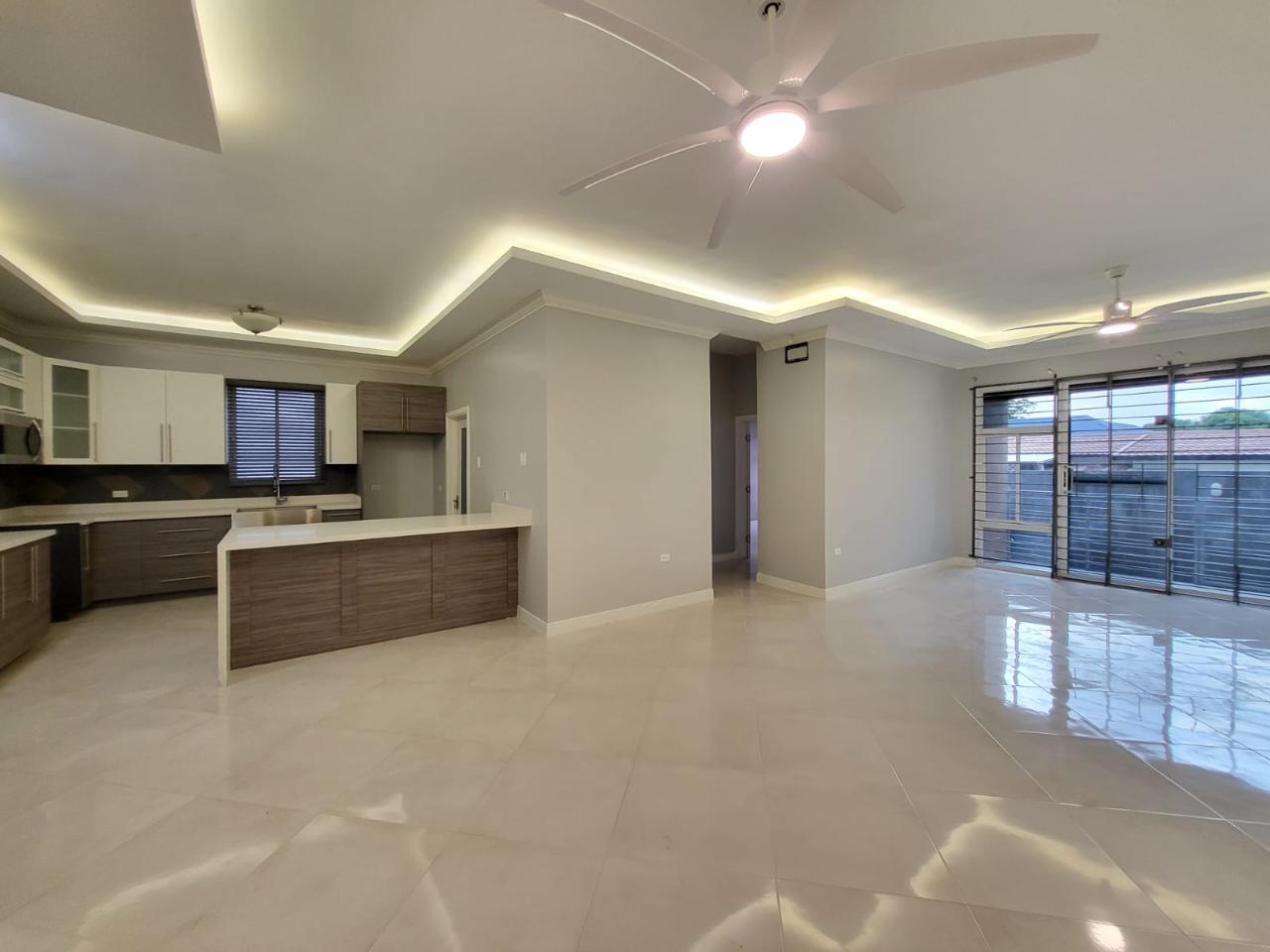 Apartment For Rent: WINSTON AVENUE, Kingston 6 | $2,200 | Keez