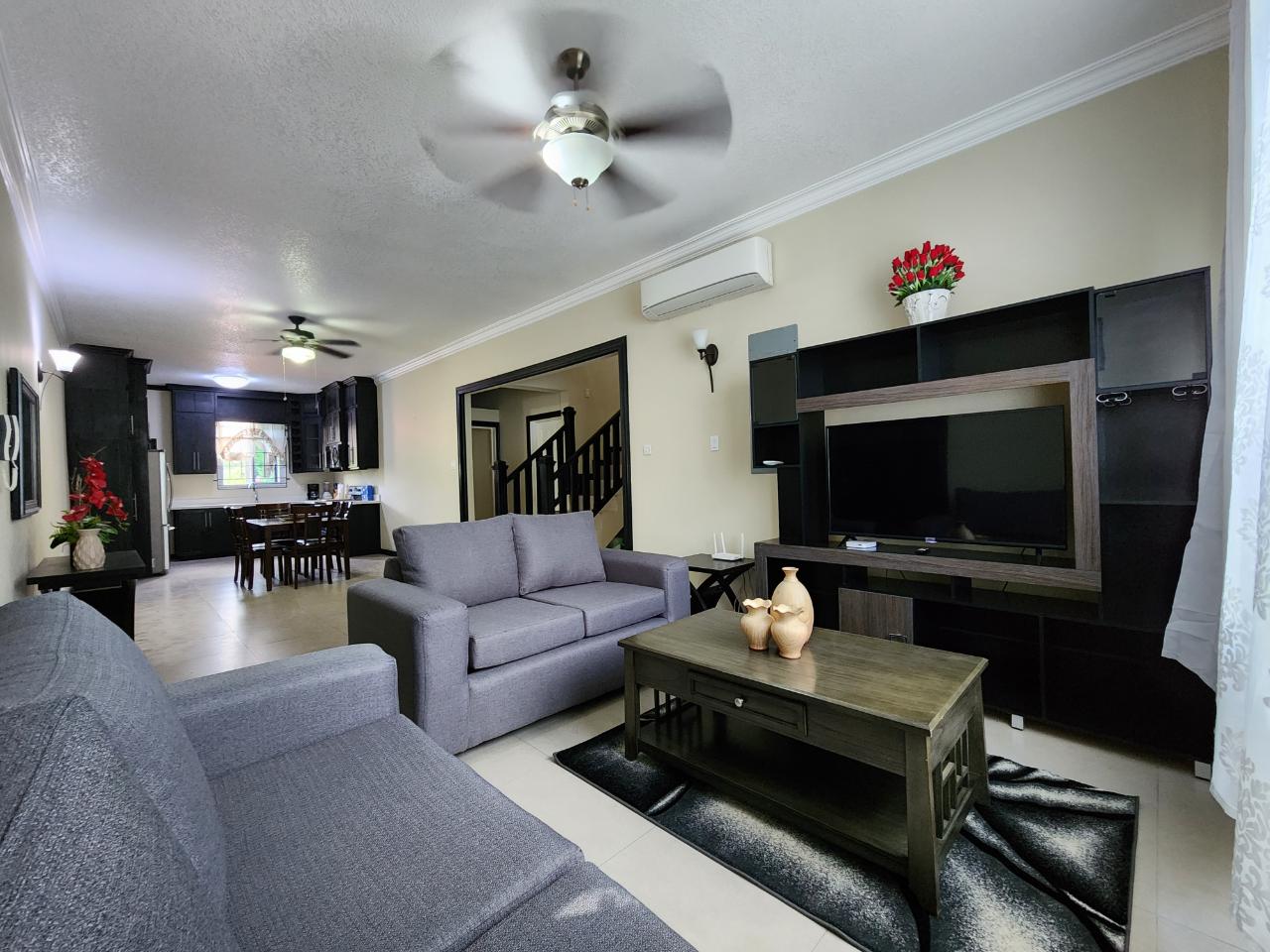 Apartment For Rent: SANDHURST CRESCENT, Kingston 6 | $2,200