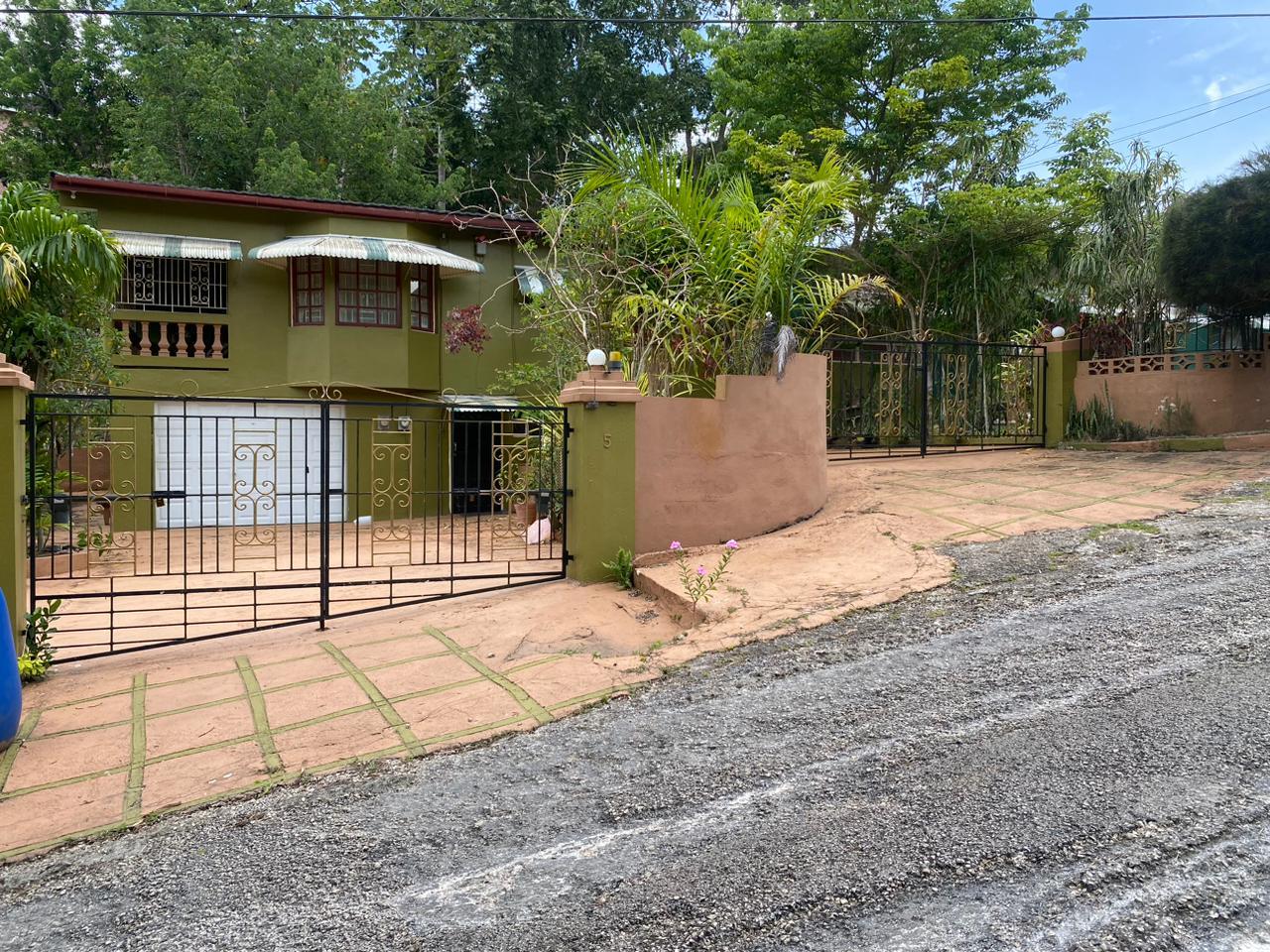 House For Sale: CLIFTON CLOSE, Mandeville | $55,000,000 | Keez