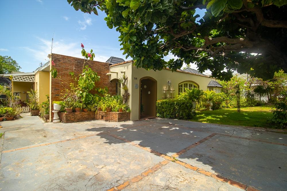 House For Sale: NORBROOK ACRES DRIVE, Kingston 8 | $633,000 | Keez