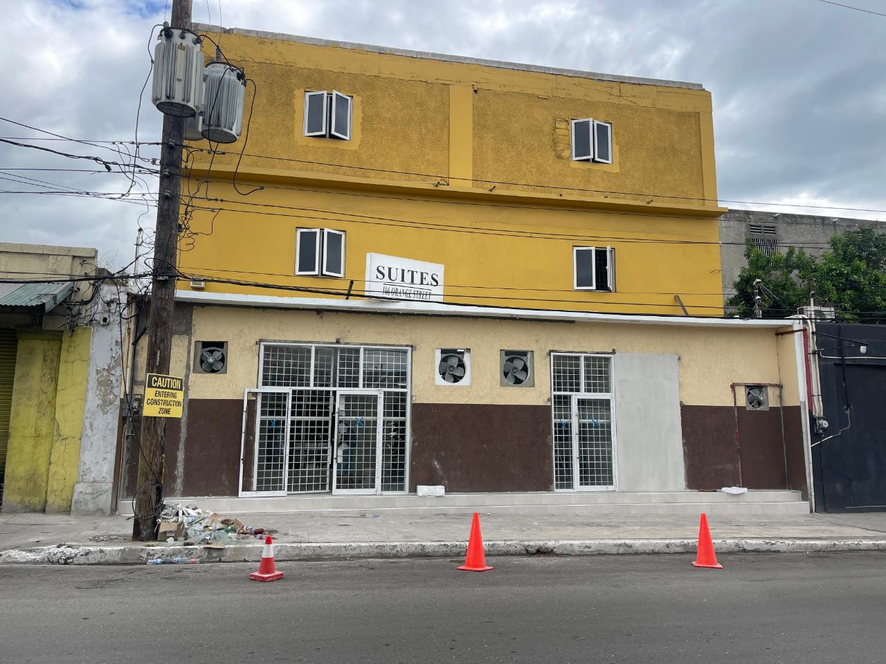 Offices / Commercial Bldg For Rent: RUM LANE, Kingston 1 | $80,000 | Keez