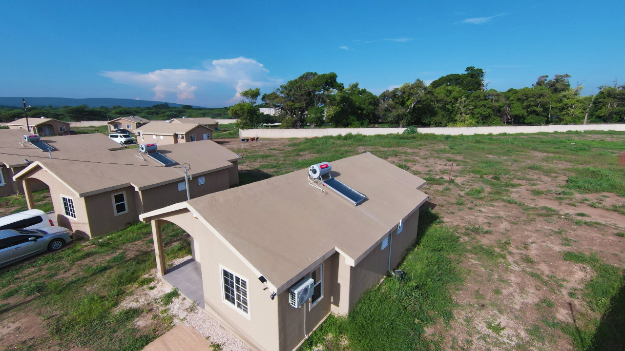 House For Rent: PHONEIX PARK VILLAGE PHAS, 1820 | $150,000 | Keez