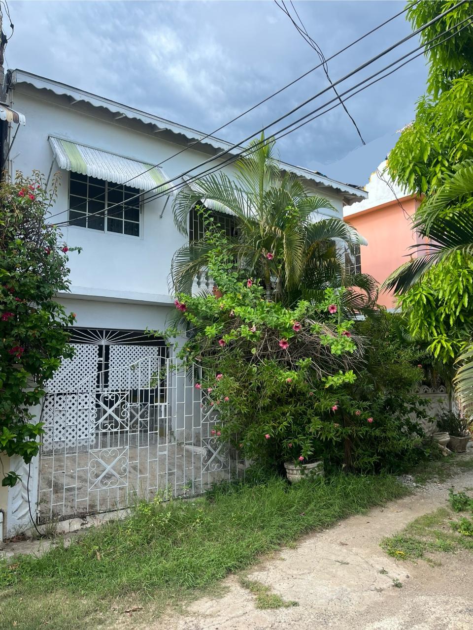 Townhouse For Sale: PORTMORE COUNTRY CLUB, Greater Portmore ...