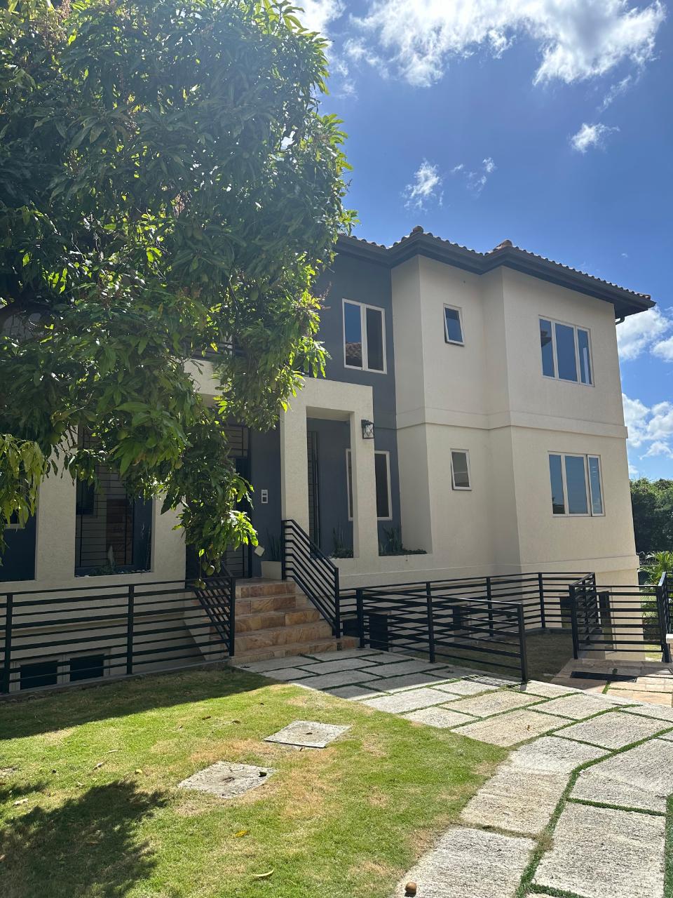 Apartment For Rent: NORBROOK DRIVE, Kingston 8 | $2,200 | Keez