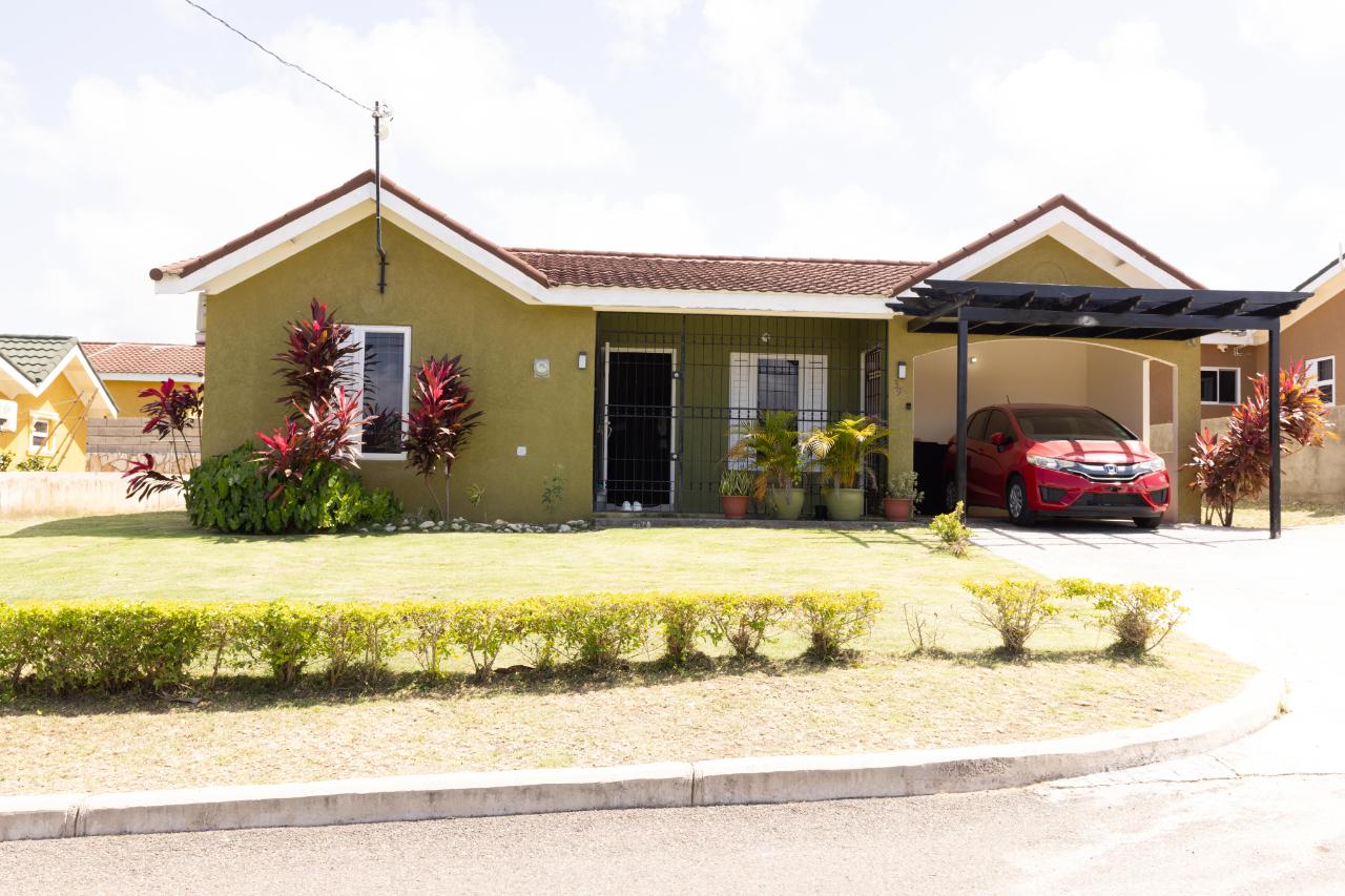 House For Rent: PHASE 1, STONEBROOK MANOR, STONEBROOK | $1,300 | Keez