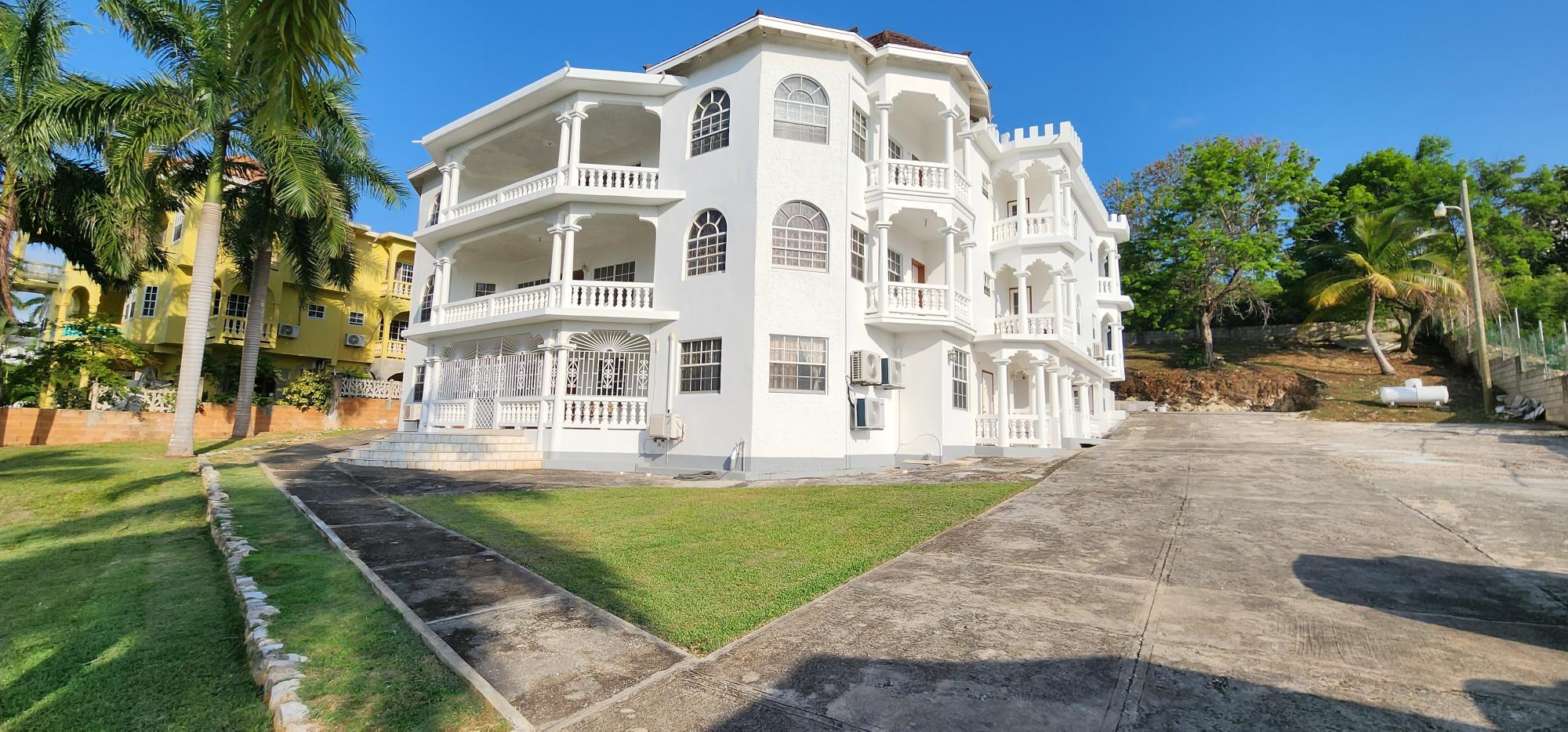 Resort / Villa For Sale: LEADERS AVENUE MONTEGO BA, Montego Bay ...
