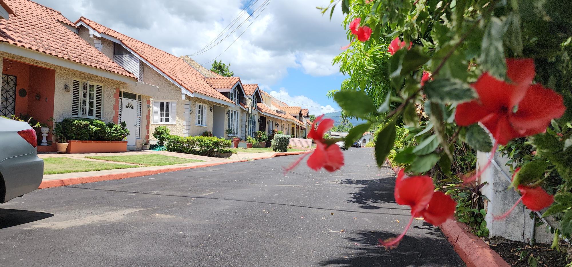 Townhouse For Rent: SHORTWOOD ROAD, Kingston 8 | $1,600 | Keez