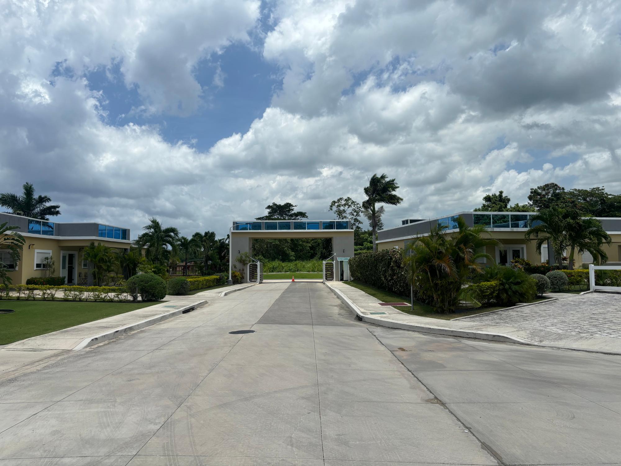 Resort / Villa For Sale: MARINA VILLAS, Drax Hall Estate | $790,000 | Keez