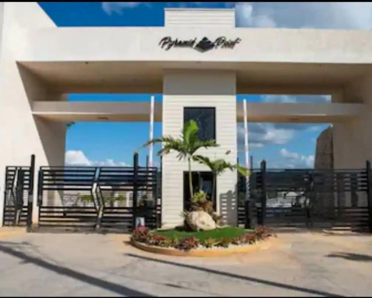 House For Rent: PYRAMID POINT, Ocho Rios | $3,300 | Keez