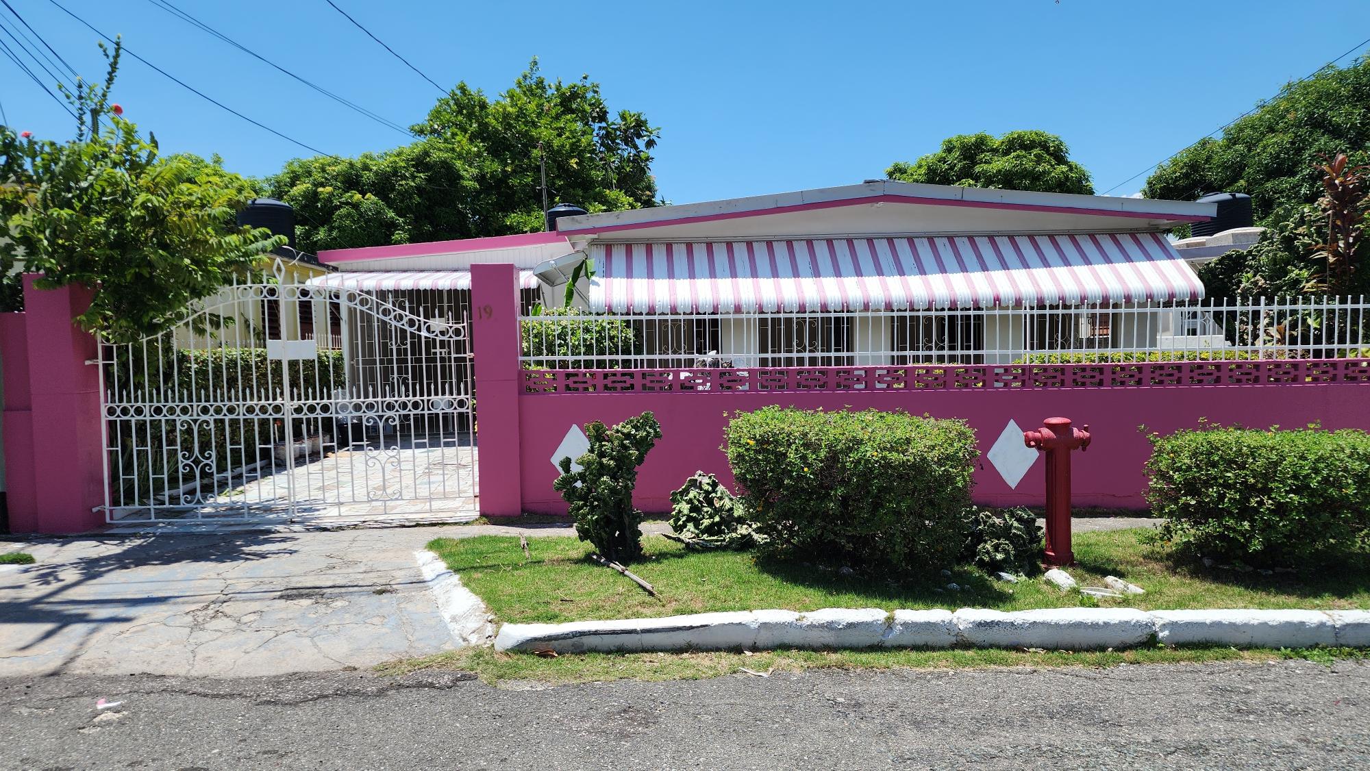 House For Sale: TEMU PLACE, Kingston 20 | $35,000,000