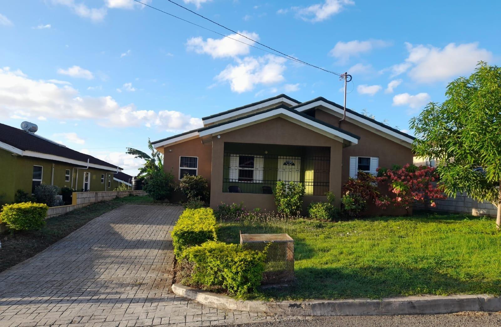 House For Rent: STONEBROOK MANOR, STONEBROOK | $1,600 | Keez