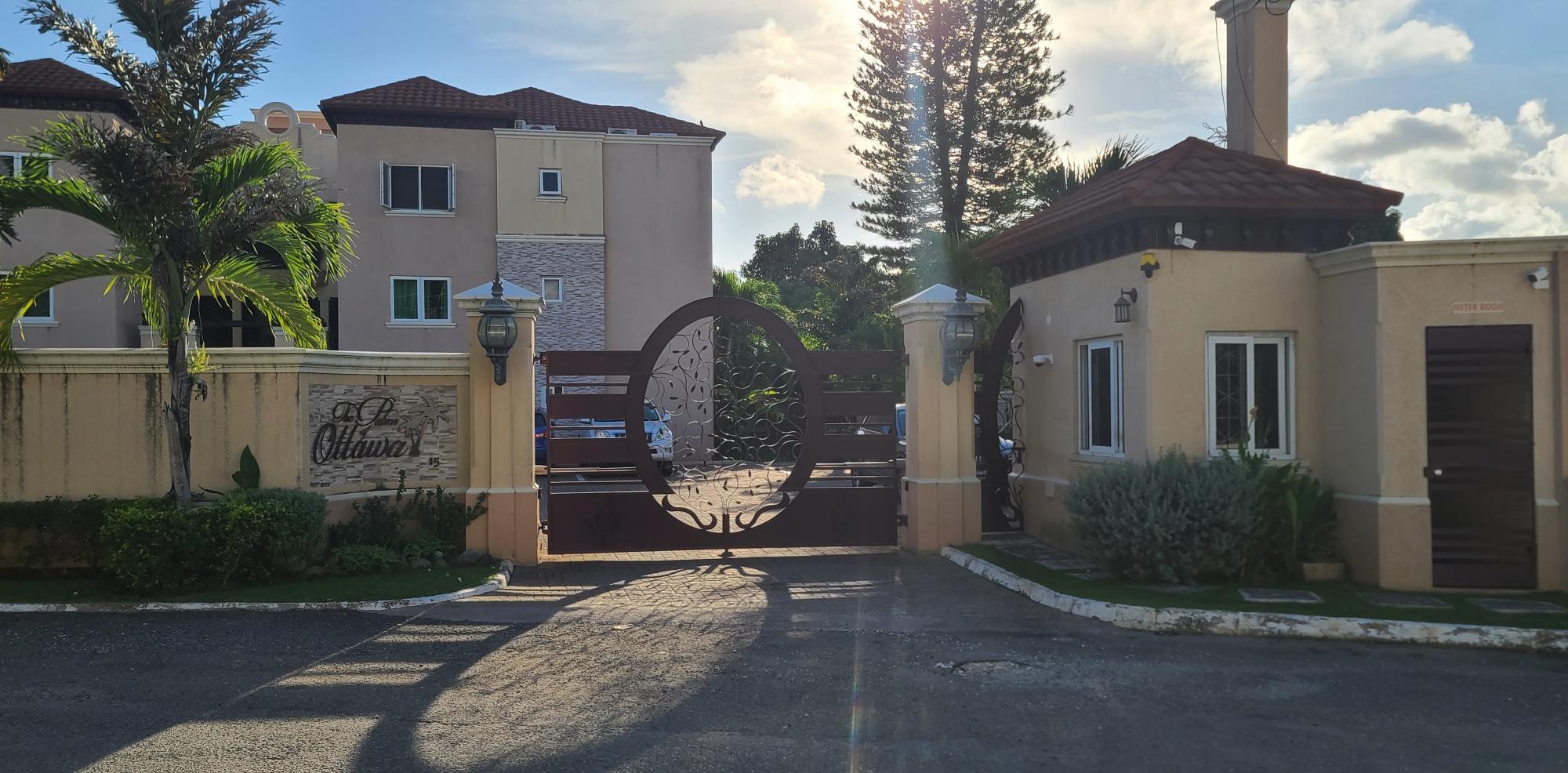 Apartment For Rent: OTTAWA AVENUE, Kingston 6 | $2,000 | Keez