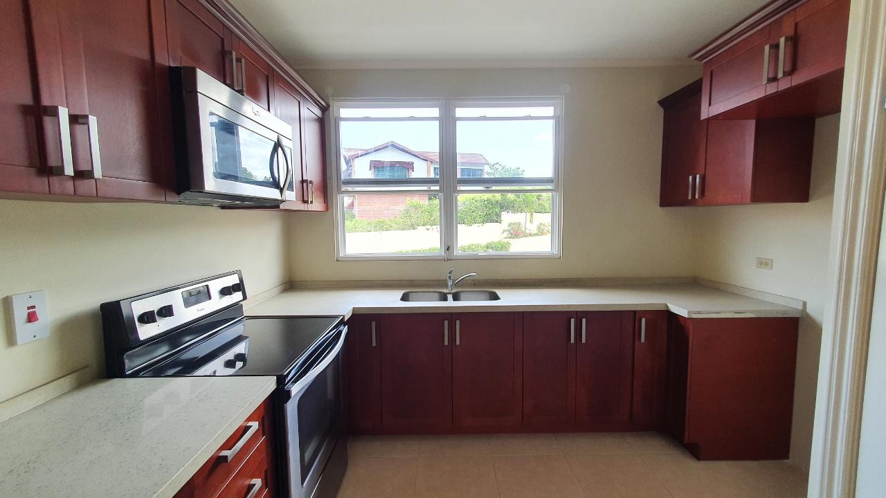 Apartment For Rent: GRAHAM HEIGHTS, Kingston 8 | $170,000 | Keez
