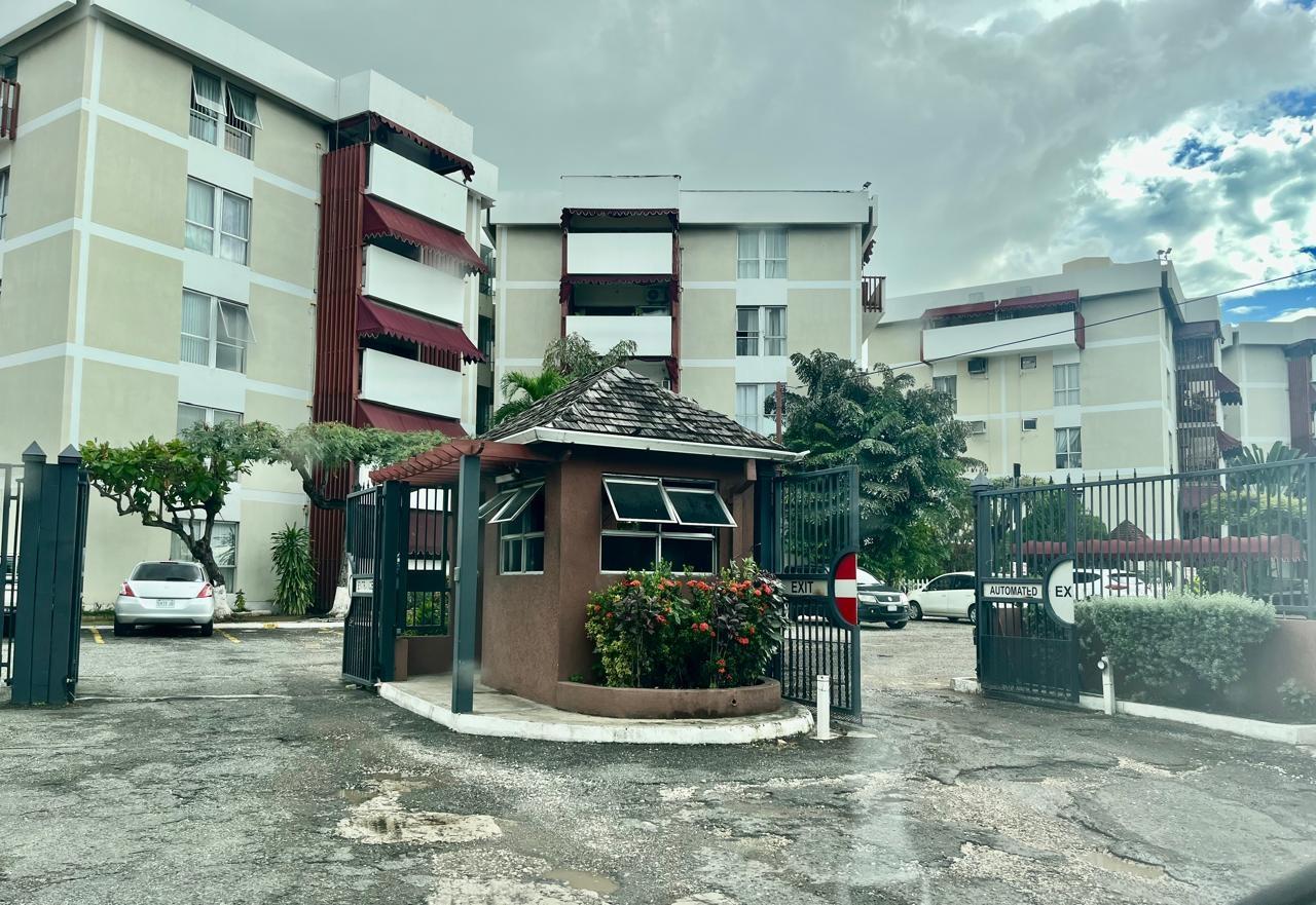 Apartment For Rent: TRAFALGAR ROAD KINGSTON 5, Kingston 5 | $1,150 | Keez