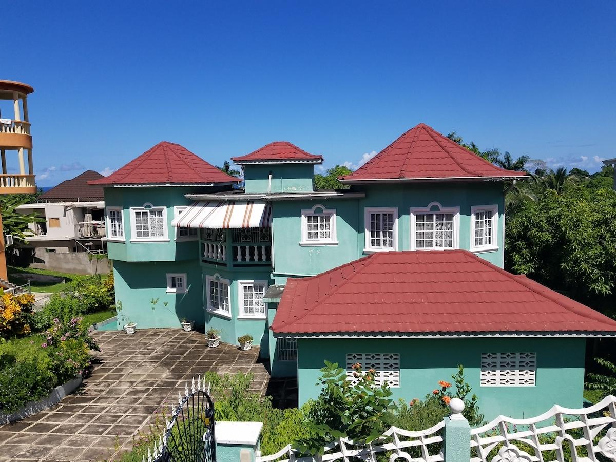 House For Sale: PALM CIRCLE, UNITY HALL, Montego Bay | $385,000 | Keez