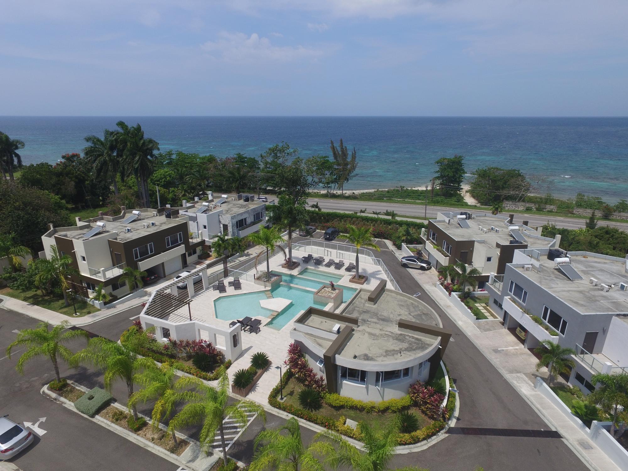 Townhouse For Sale: OCHO RIOS COUNTRY CLUB, Ocho Rios | $580,000 | Keez