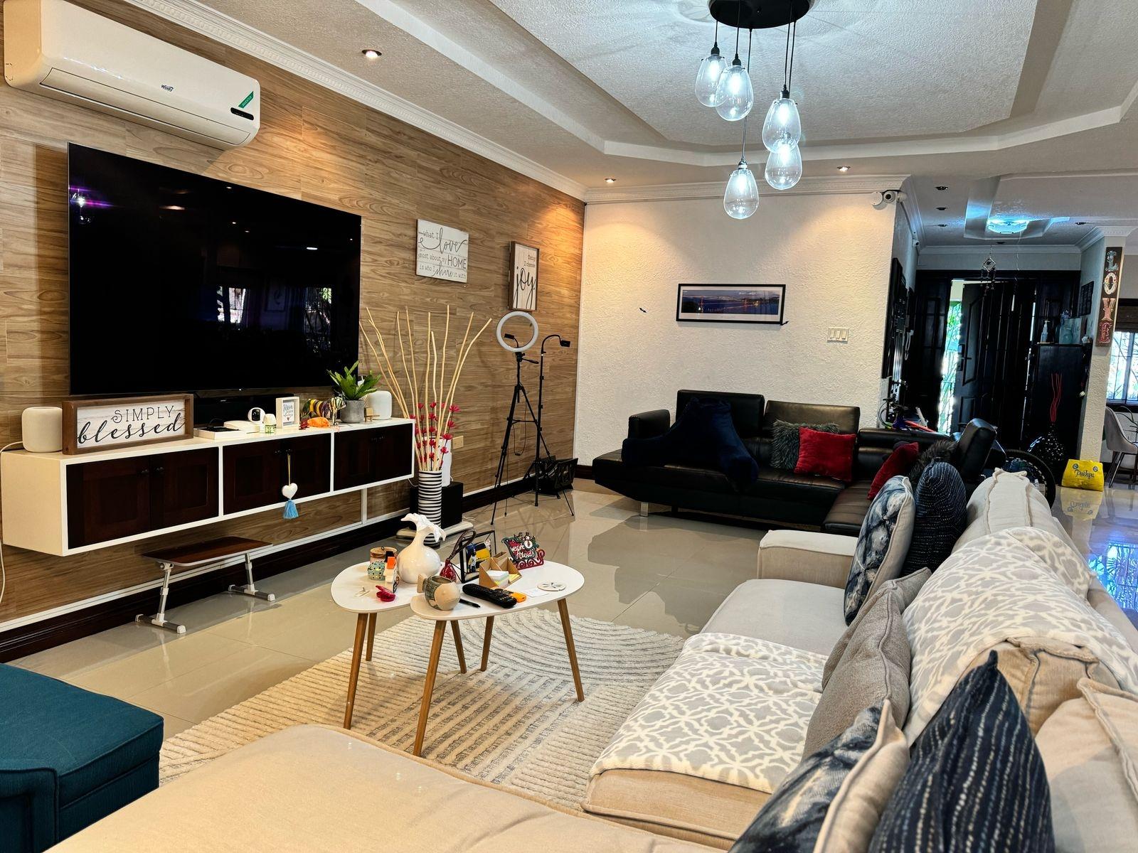 Apartment For Rent: KINGS DRIVE, Kingston 6 | $3,500 | Keez