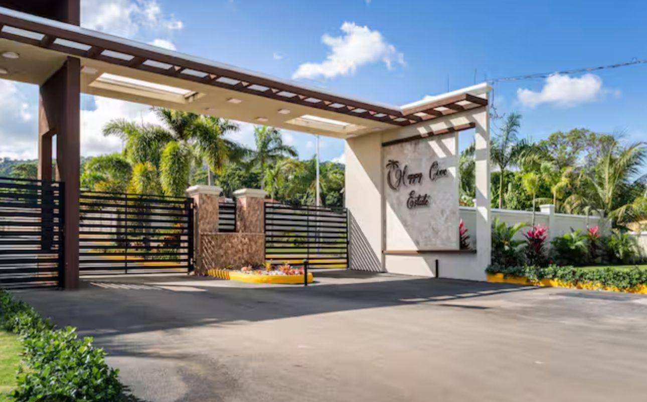 House For Rent: PYRAMID POINT, Ocho Rios | $2,300 | Keez