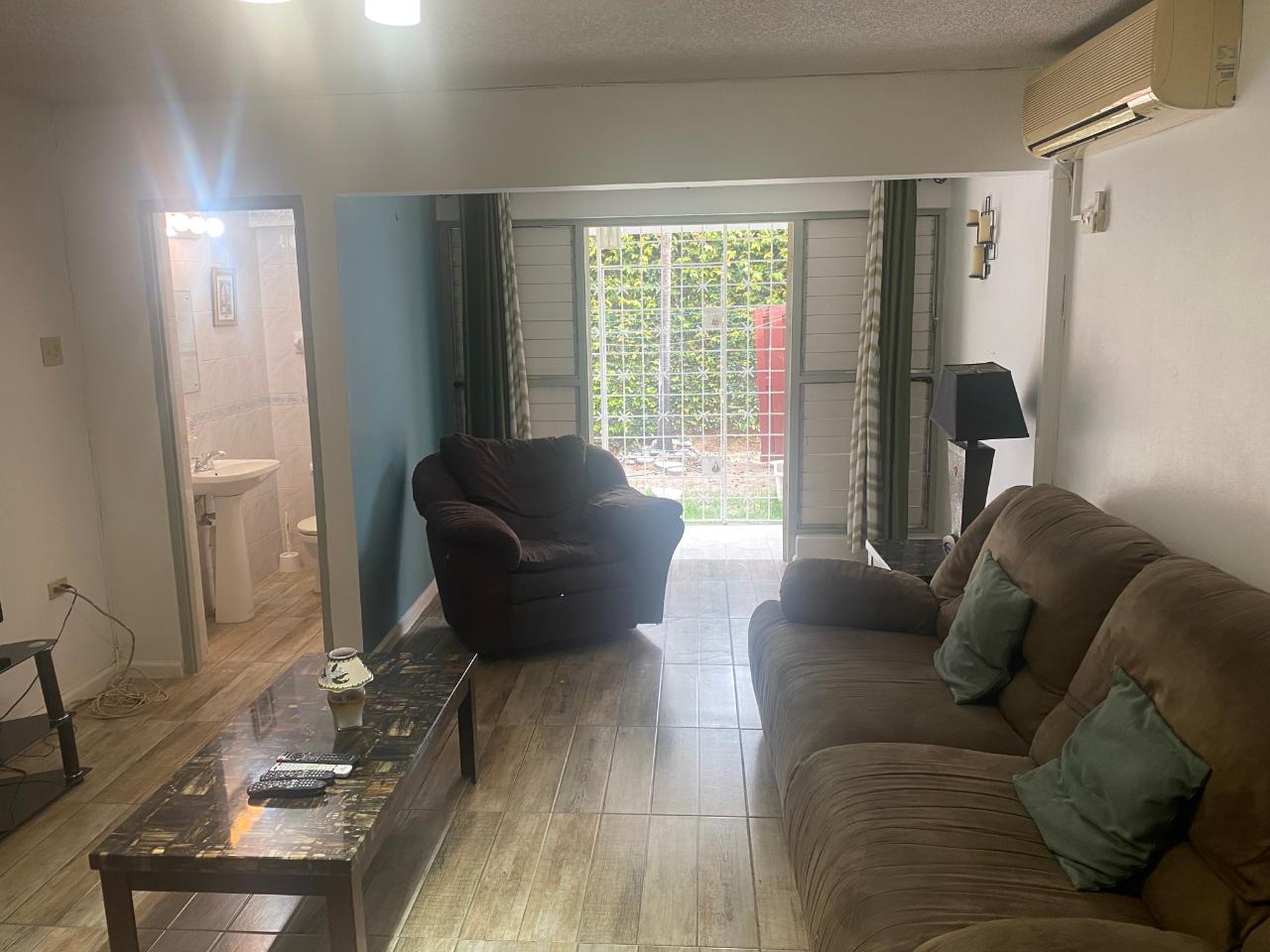 Townhouse For Rent: LINESTONE, KINGSTON 6, Kingston 6 | $1,500 | Keez