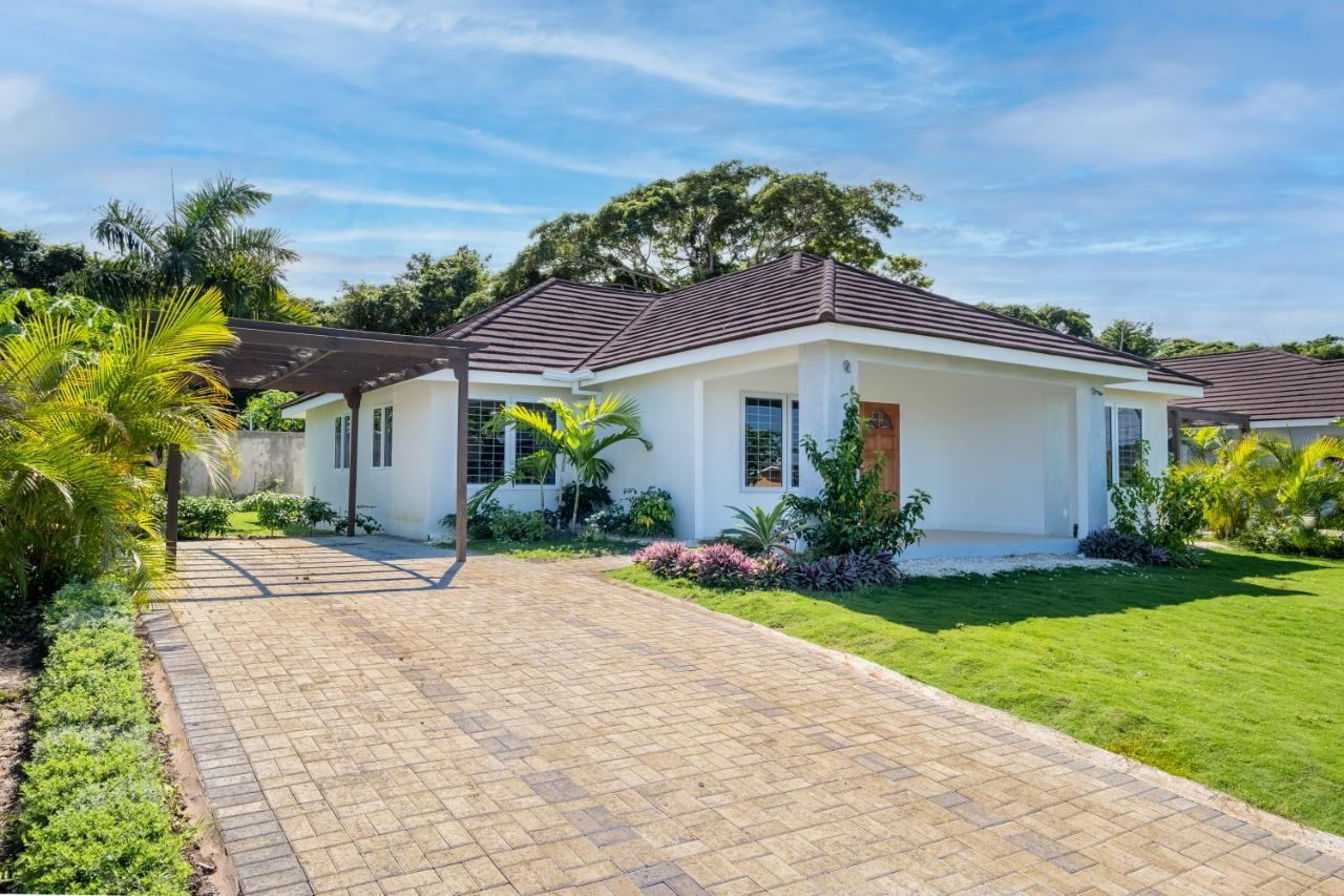 Resort / Villa For Rent: DRAX HALL POLO VILLAS, Drax Hall Estate ...