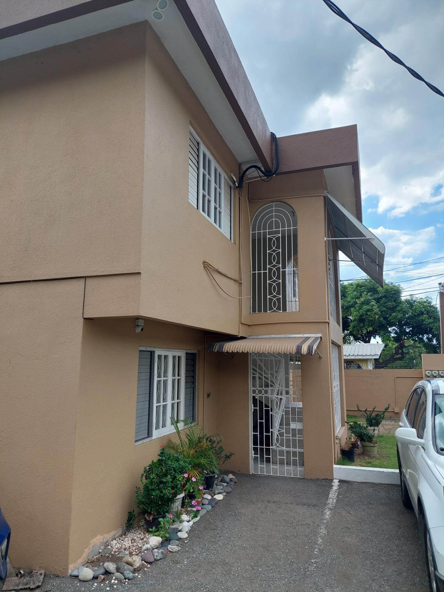 Apartment For Rent: PLANTATION SPRINGS, Kingston 20 | $100,000 | Keez