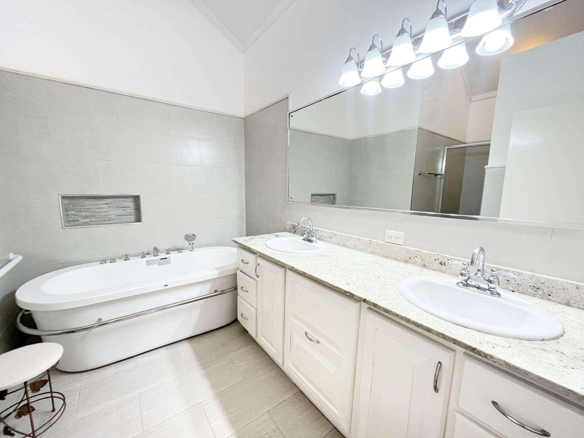 Townhouse For Rent: NORBROOK ROAD, Kingston 8 | $3,300