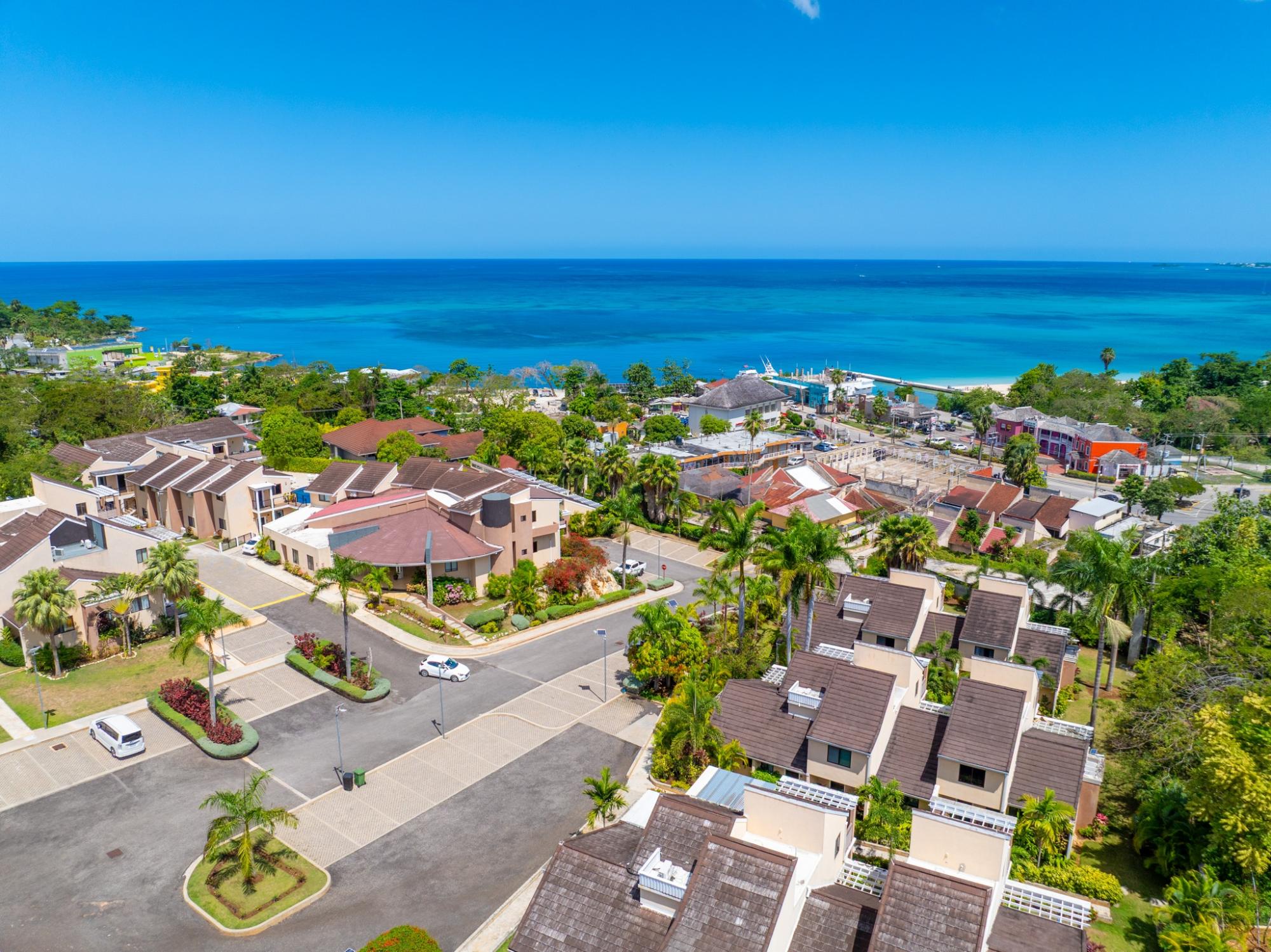 Townhouse For Sale: AQUEDUCTS, RED GROUND, Negril | $300,000 | Keez