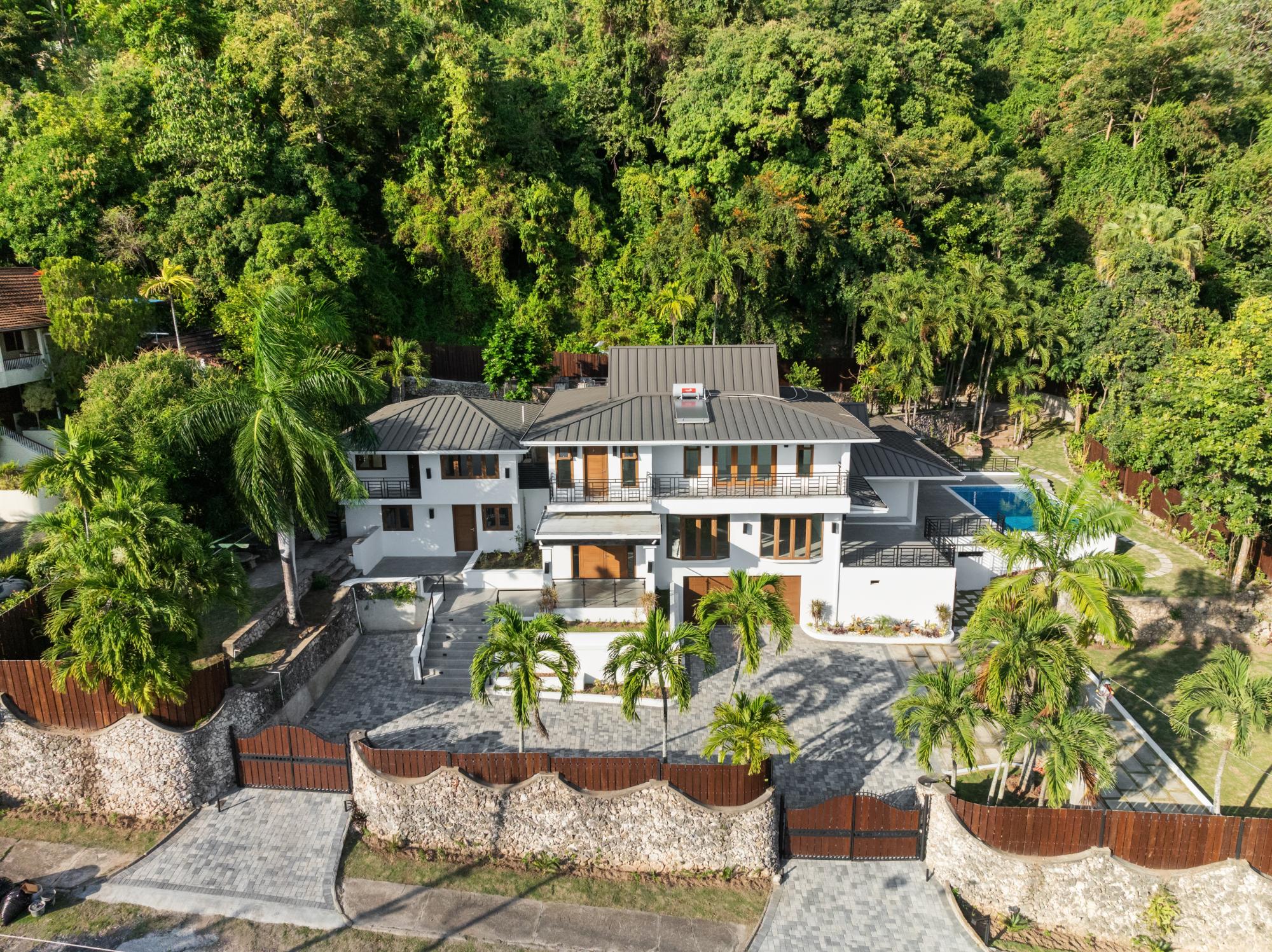 House For Sale: TAVISTOCK HEIGHTS, Kingston 6 | $1,900,000 | Keez