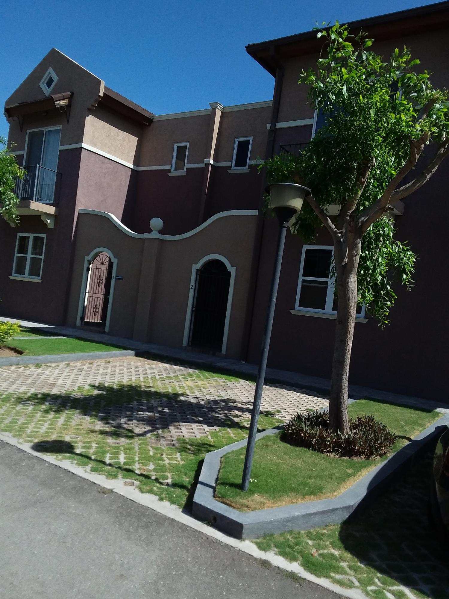 Townhouse For Rent: HOPEFIELD AVENUE, Kingston 6 | $2,600 | Keez
