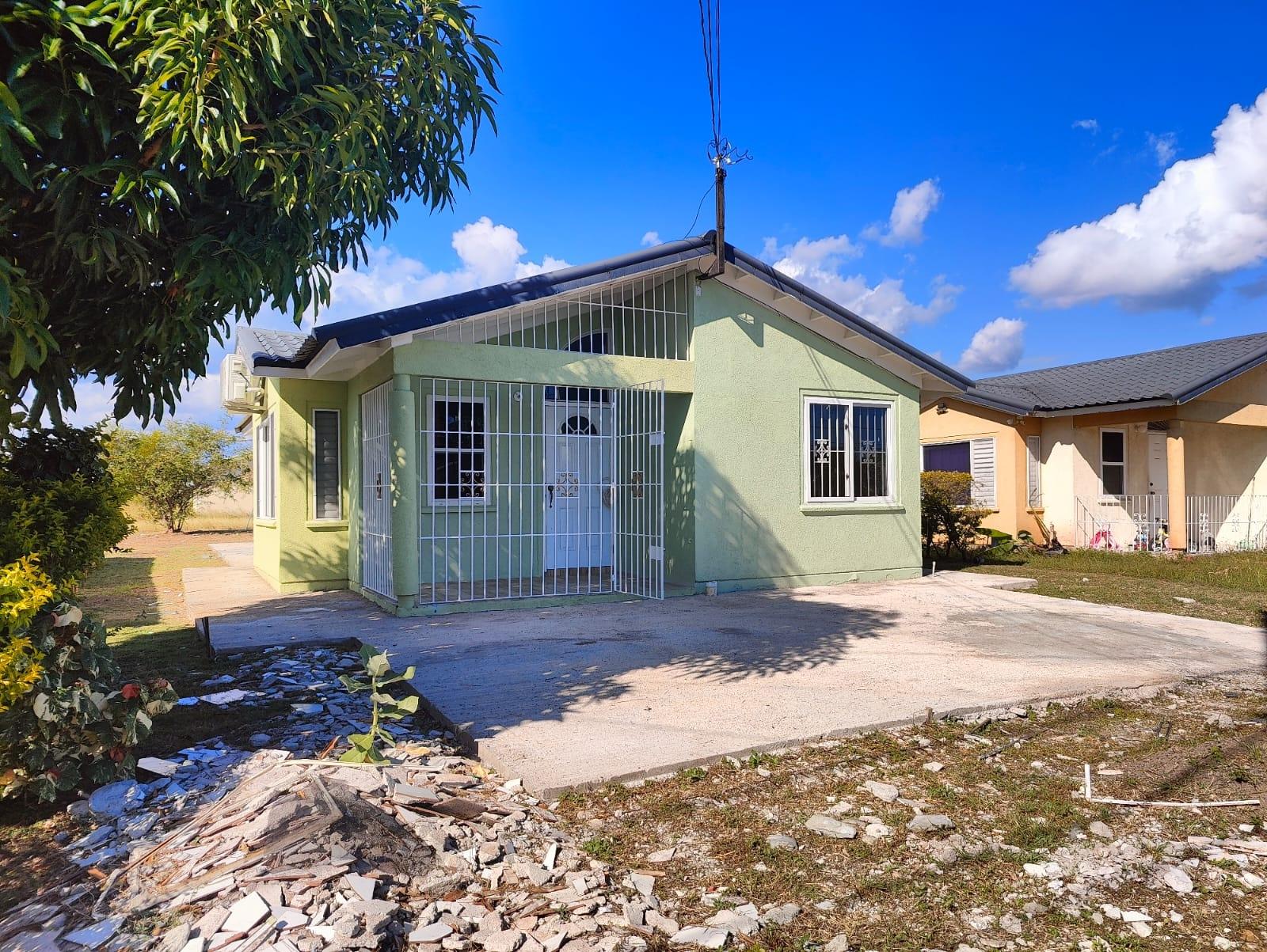 House For Rent: PERION CLOSE, THE AVIARY,, Old Harbour | $80,000 | Keez